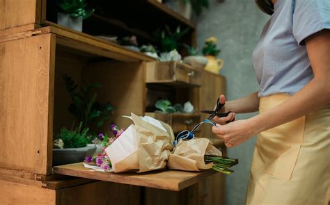 花艺视频教程：开花店全套教程，礼盒花束的包装制作技巧教学凤凰网视频凤凰网