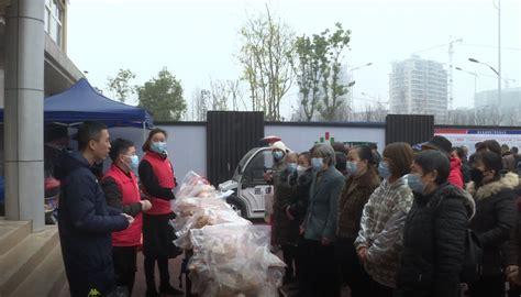 走访慰问送温暖 志愿服务暖民心