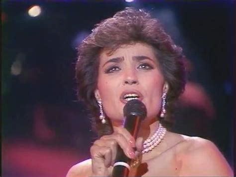 Morreu a cantora portuguesa Linda de Suza MoveNotícias