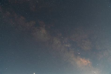 밝은 은하와 아름다운 별이 빛나는 하늘 밤 풍경 천문학적 배경 야간 사진 구름에 대한 스톡 사진 및 기타 이미지 구름 깊은
