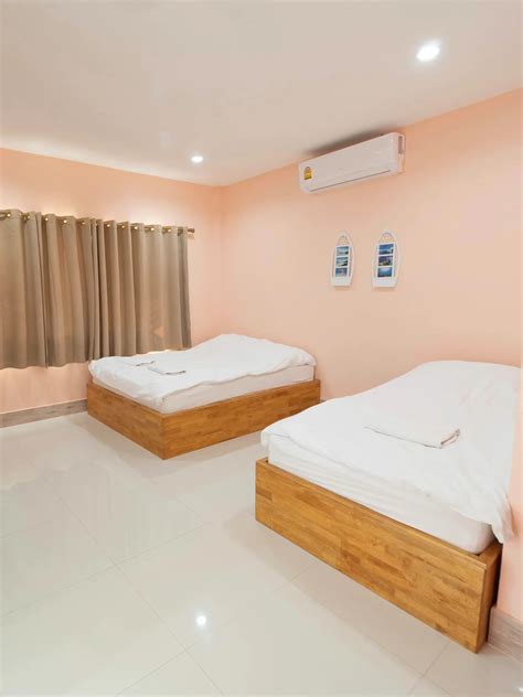 ที่พักสัตหีบ คนละ 750 บาท ติดทะเล ปิ้งย่างได้🦀💦 ️ แกลเลอรีที่โพสต์โดย หาที่พัก รีวิว Lemon8