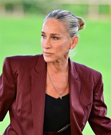 Pin By Karolina Decowska On 2022 Sara Jessica Parker Going Gray And Just Like That