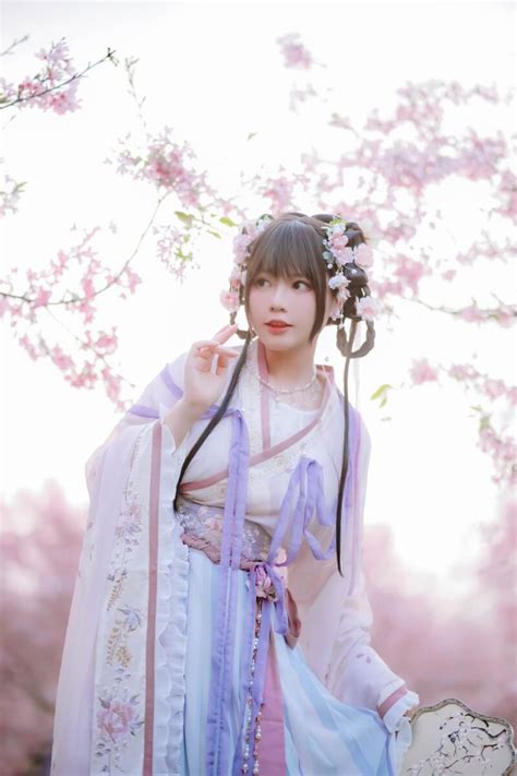 Nyako喵子的樱花汉服COS可爱度爆表 柒兔瞄