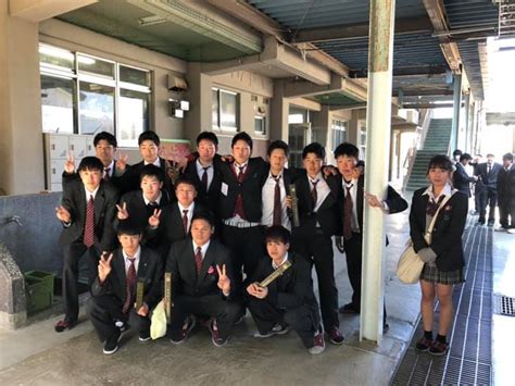 丸子修学館高校 野球部ファン 昨日は卒業式でした。 3年生の皆さん卒業おめでとう。 Facebook