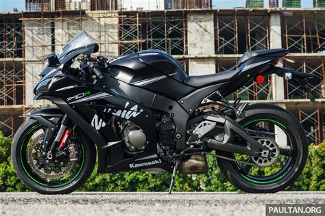 Review 2016 Kawasaki Ninja Zx 10r Road Or Race 2016 Kawasaki Ninja