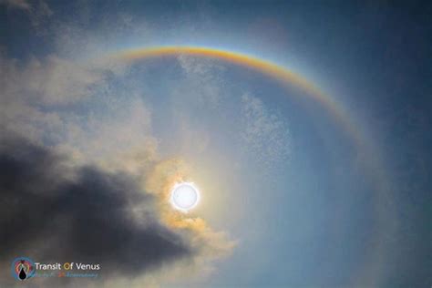 สวยงาม “พระอาทิตย์ทรงกลด” ระหว่างดาวศุกร์ผ่านหน้า
