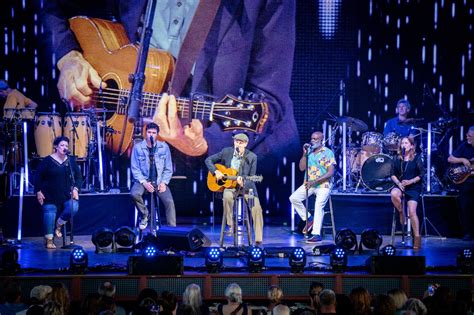 Cincinnati Found A Friend In James Taylor During His Riverbend