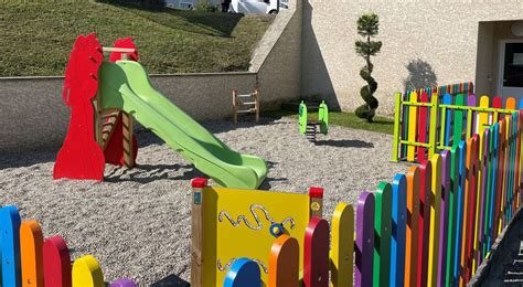 Aire de jeux Le Crestet à Le Crestet Pays de Lamastre Ardèche