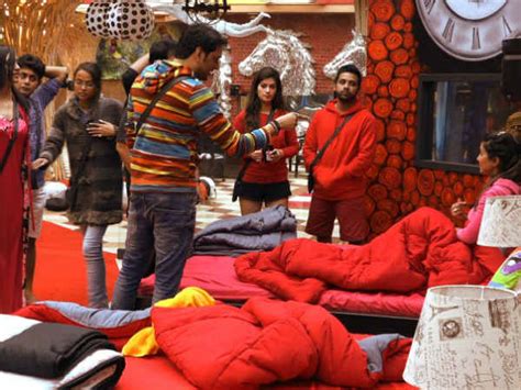 Bigg Boss 11 Spoiler Vikas Gupta Breaks Down Luxury Budget Task Raja