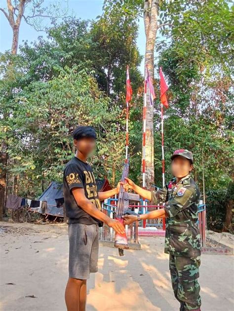 သရက်ချောင်းမြို့နယ်၊ ဝင်းဝ ရဲစခန်းမှ ရဲတပ်သား ၁ ဦး လက်နက်ခဲယမ်းများနှင့