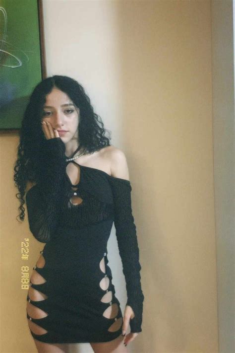 Com Três Milhões De Seguidores No Tiktok Kika Assina Com A Aloha