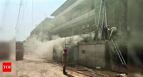 Fire Major Fire Breaks Out At Led Manufacturing Factory In Mundka