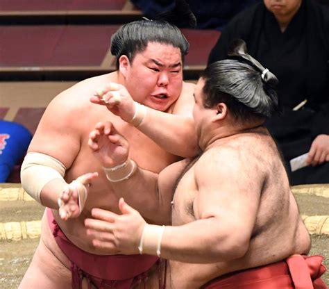 大栄翔が初日から5連勝、高安を押し出して3大関2小結を撃破スポーツデイリースポーツ Online