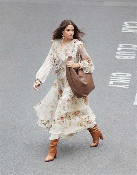 Asos Edition Robe Longue En Mousseline à Fleurs Et Volants Avec Bords