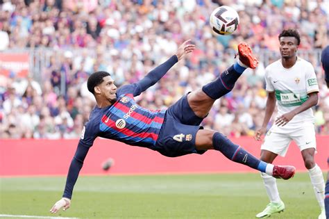 عمل جراحی رونالد آرائوخو با موفقیت انجام شد طرفداری