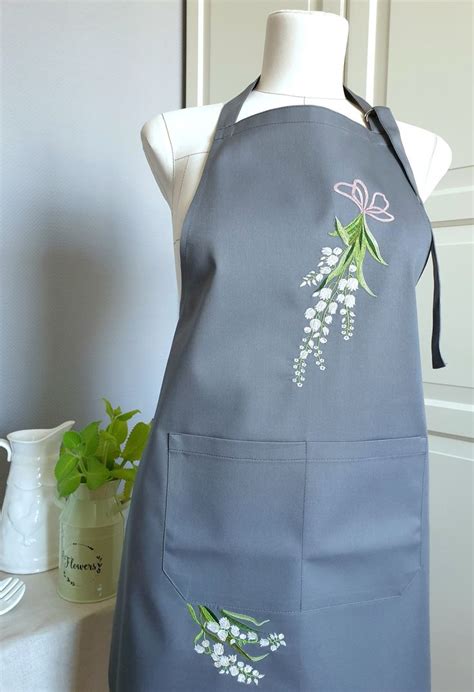 Фартук Машинная вышивка Ландыши Дизайны вышивки Вышивка Текстиль для кухни