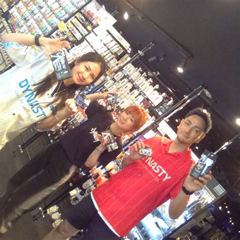 ダーツハイブ秋葉原店 On Twitter こんばんは😃 遅番もまのんです🦊 先程！ Dynastyの谷内 太郎選手と清水 舞友選手とキム