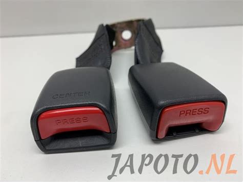 How To Replace Seat Belt Buckle Toyota Corolla Verso