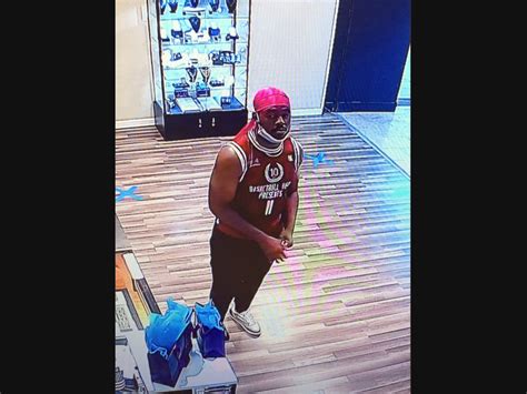 Suspect Sought In 9k Jewelry Theft At Ct Post Mall Milford Pd