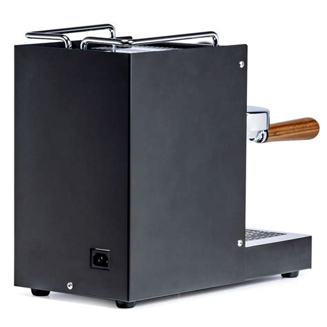 Lucca Solo Espresso Machine L Cliff And Pebble