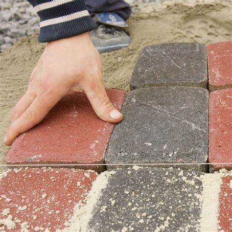 Как класть тротуарную плитку на что лучше уложить своими руками