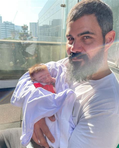 Letícia Cazarré mostra texto que fez após médicos falarem que sua filha era incompatível a