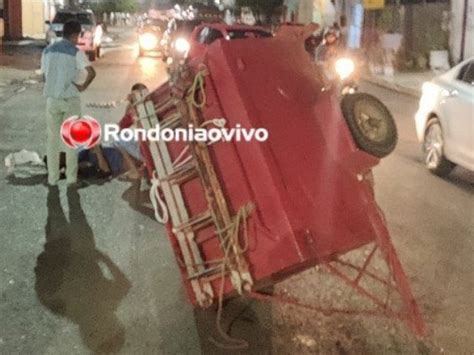 Motociclista Sofre Grave Fratura Exposta Na Perna Em Acidente