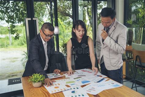 Happy Business People Meeting Present Graph Chart Investment Business