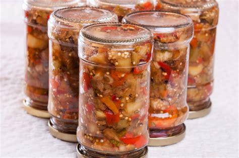 Лесна рецепта с ябълки печени чушки и патладжан Зимнина с патладжан