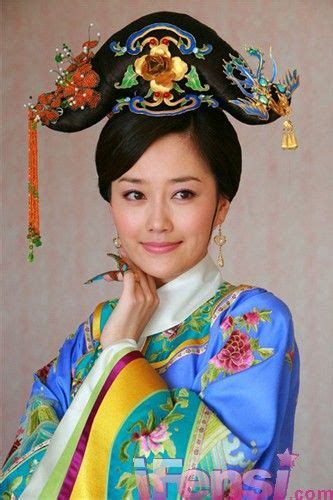 新《还珠格格》热播 刘晓晔变身“俏令妃” Cosplay Nhà Thanh Diễn Viên