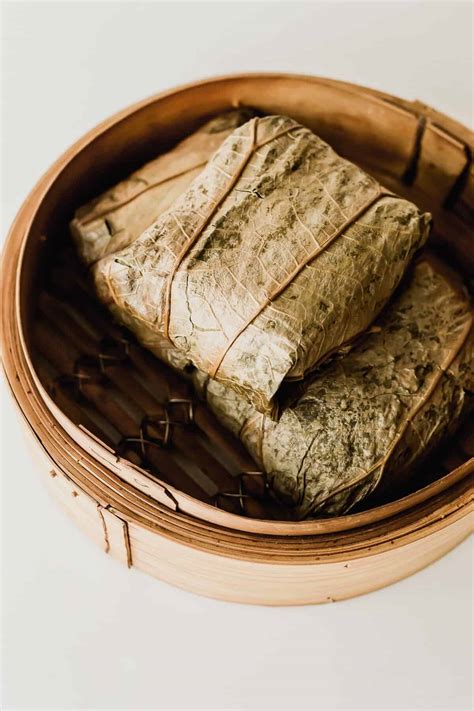 Lo Mai Gai 糯米雞 Chinese Sticky Rice In Lotus Leaf Sift And Simmer