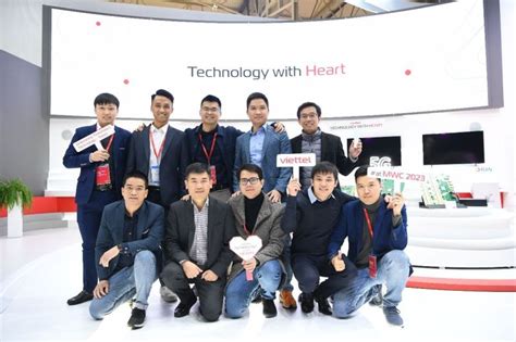 truyen hoang on linkedin mwc2023
