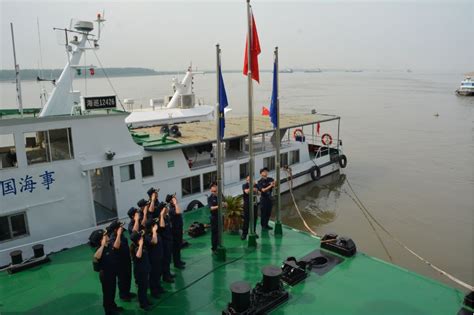 同升国旗 同唱国歌澎湃号·政务澎湃新闻 The Paper