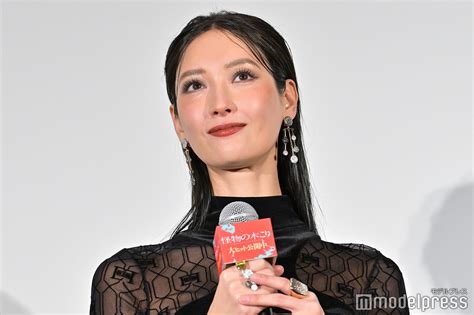 画像13 31 菜々緒、チューブトップで美デコルテ輝く「ヘルシーで素敵」「小麦肌がかっこいい」と反響 モデルプレス