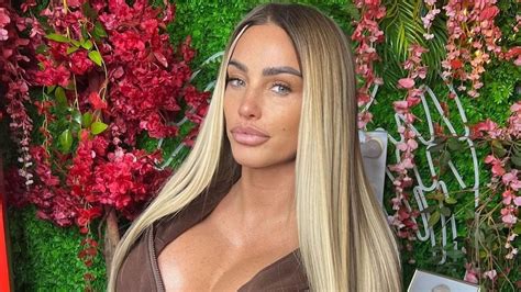 Katie Price Reveals Huge New Tattoo On Her Knee And Its A Tribute To