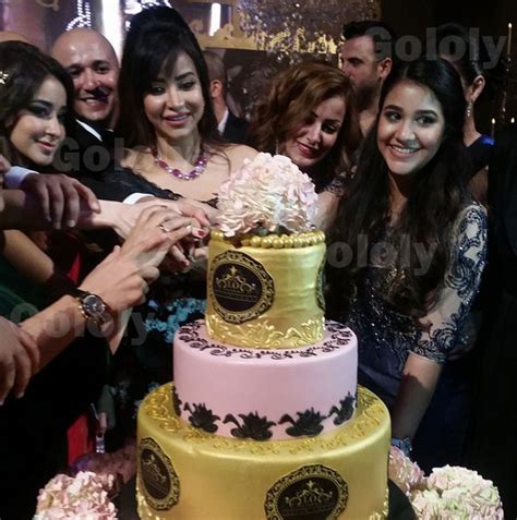 صور لجين عمران أميرة بالأسود في حفل عيد ميلادها