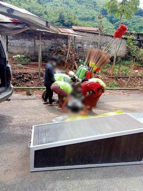 ဆိုင်ကယ်နဲ့ရွာလှည့်ပြီး တံမြက်စည်းရောင်းရင်း သေနတ်နဲ့ပစ်ခတ်ခံရလို့ နေရာမှာတင် ပွဲချင်းပ