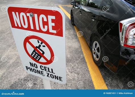 Notice No Cell Phone Zone Sign Stock Image Image Of Illegal Area