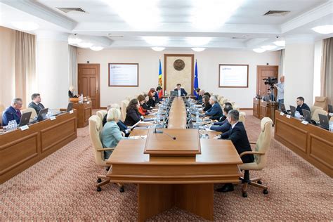 DOC Miniștrii vor primi salarii mai mari Guvernul a aprobat modificări la Legea bugetului de