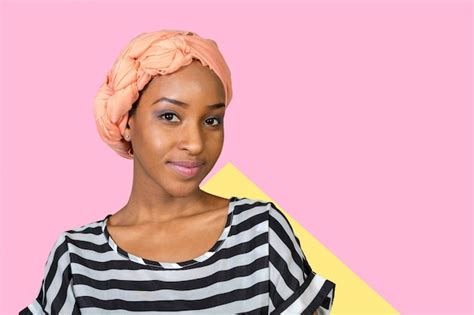 Premium Photo Portrait Of Beautiful African American Woman Smiling