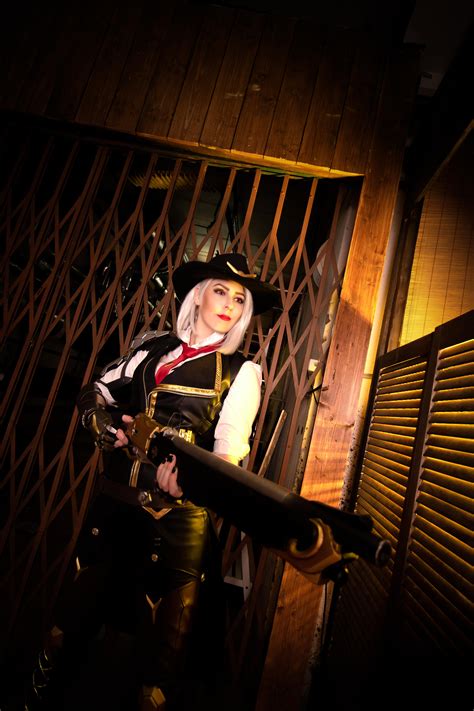 Self Ashe Overwatch Cosplay By Sweet Calamity Scrolller
