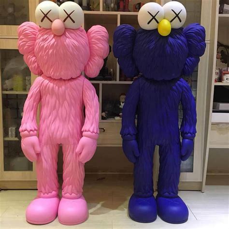 Gallery Kaws Bff Statue For Pink And Blue Seventreesculpture
