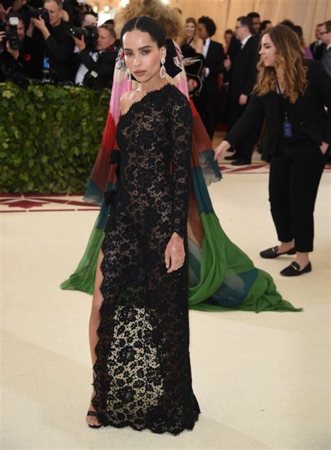 Zoe Kravitzs Dress At Met Gala 2018 — Pics Hollywood Life