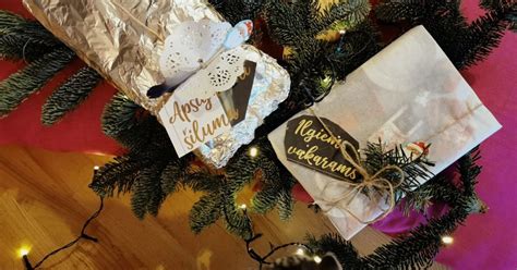 Dovanų pakavimui viskas iš virtuvės kaip panaudoti kepimo popierių sumuštinių maišelius ir
