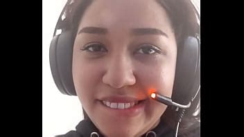 Morena Culona Y Linda Jugando Fall Guys En El Playstation Mientras Se Chupa Una Polla Blanca