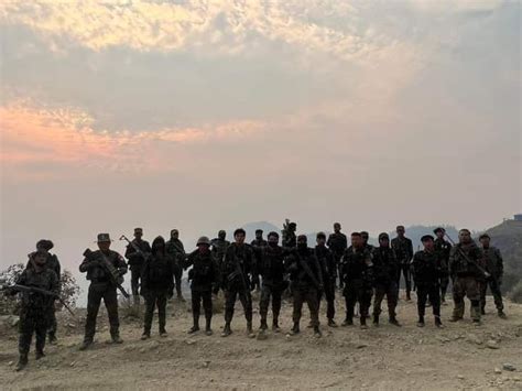 ချင်းပြည်နယ်ဘက်သို့ တက်လာသော စစ်ကောင်စီ ယာဥ်တန်း မိုင်းဆွဲတိုက်ခိုက်ခံရပြီး ၆ ဦးသေဆုံးကာ ၂၁ ဦးဒဏ