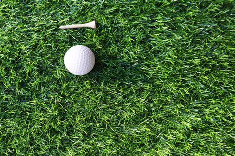 골프 공은 골프 배경의 흐릿한 아름다운 풍경에 녹색 잔디에 닫힙니다 건강 완화를위한 정밀 기술에 의존하는 개념 국제 스포츠 0명에 대한 스톡 사진 및 기타 이미지 Istock