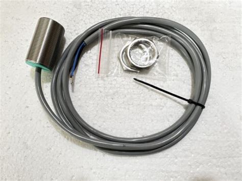 Pepperl Fuchs Nj10 30gm50 E2 3g 3d Intiator Eex Na Cylindrical Sensor