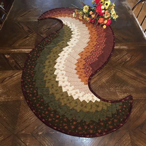 Magpie Quilts Spicy Spiral Table Runner