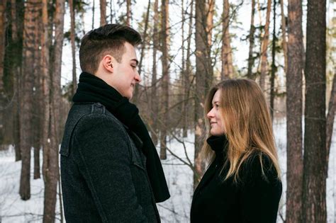 Telltale Signs Of Emotional Distance In Relationships And How To Bridge